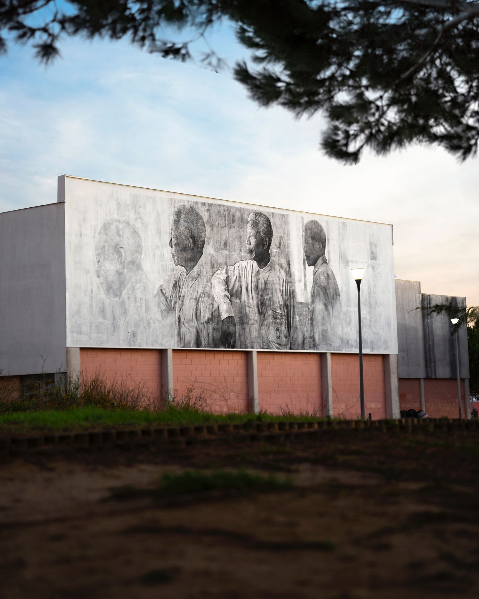 Mural Nelson Mandela na EBS Helena Cidade Moura